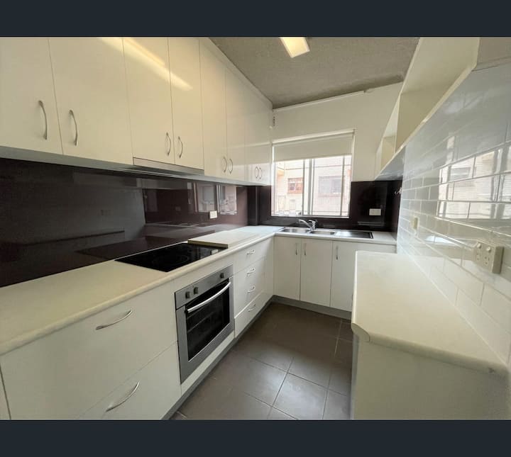 Spacious 3 Bedroom Unit Penshurst - Carlton