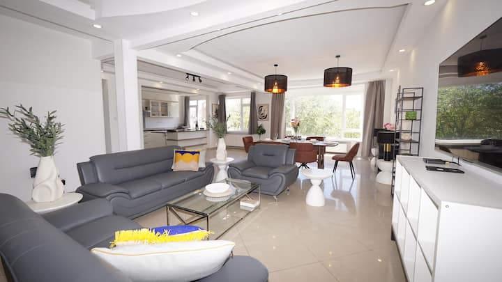 Rubens Loft, 4 Bedrooms, 2 Bathrooms, 205 M2. - Anvers