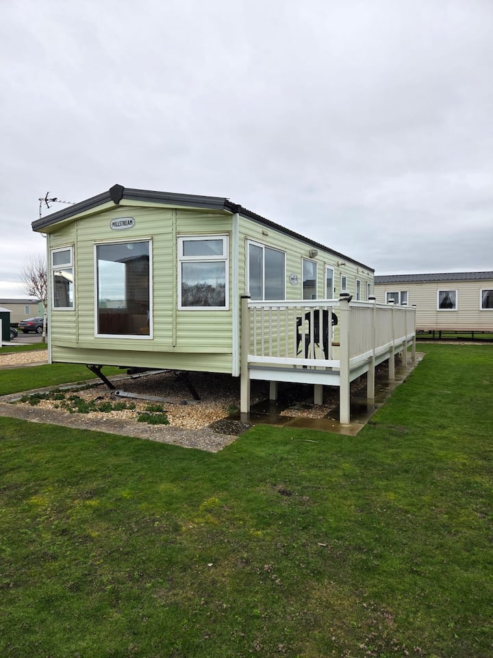 Comfortable 8 Berth Holiday Home - Sutton on Sea