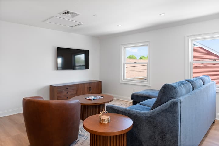 2-bedroom Apt Near Beaches ~ 15 Mins To Airport! - 沃威克