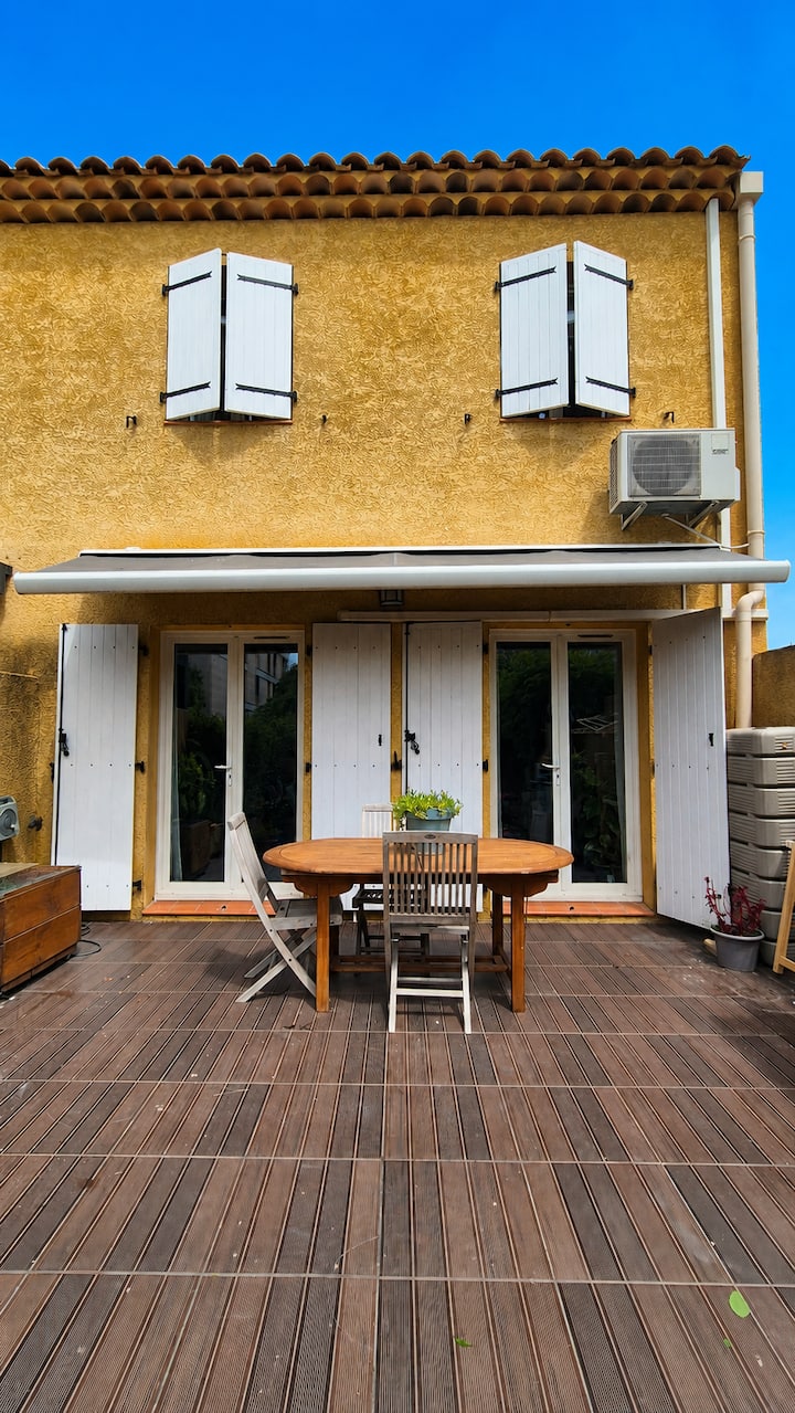 Confort Et Convivialité Pour 6 Personnes - Miramas