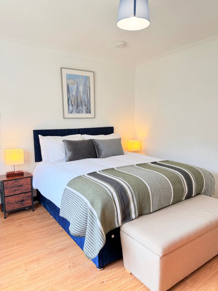 New 4br Contractors Home | Long Term Discounts! - Banbury