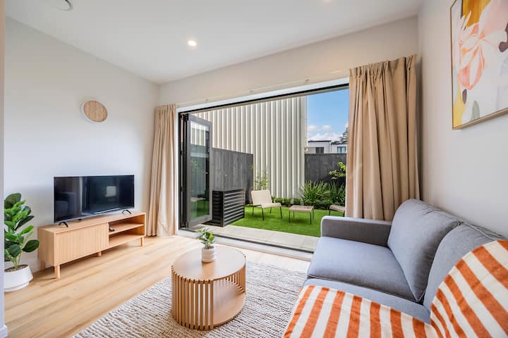 Central Ellerslie Cozy Townhouse 2 Bedroom + Study - Auckland