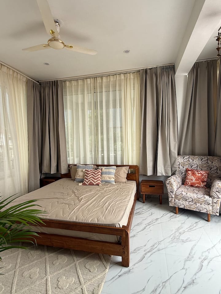Glass Room | Mountain & Stadium Views - Dharamshala