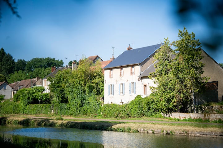 Belle Maison D’artiste Avec Terrasse Sur Le Canal - Sancerre