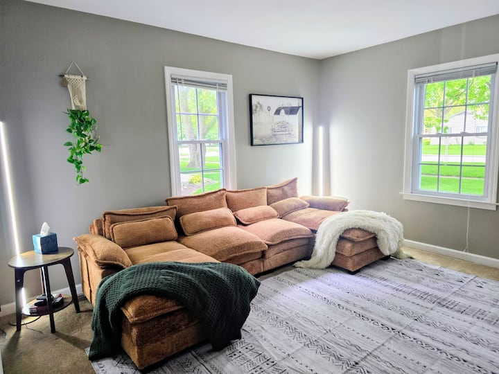 Humble Home On 6th - Holland, OH
