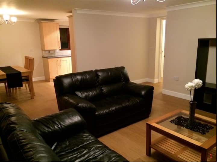 Gorgeous 2 Bedroom Flat In Oakhill - ミルトン・ケインズ