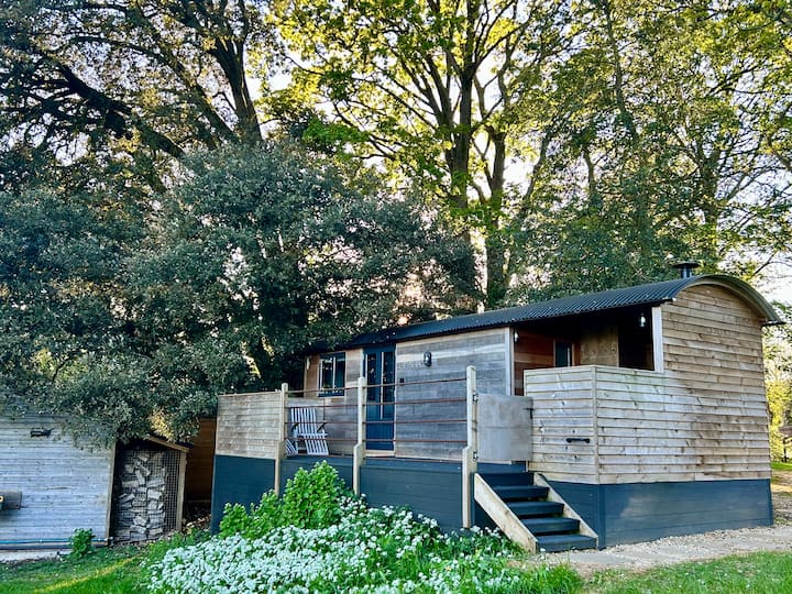 Tetbury Shepherd’s Hut For Two - Tetbury