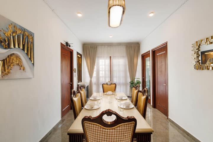Vogue-vintage | Super Deluxe 3bhk | Cooke Town - Bangalore