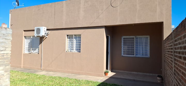 Casa Interna 2 Habitaciones Con Patio Sin Cochera - Esperanza