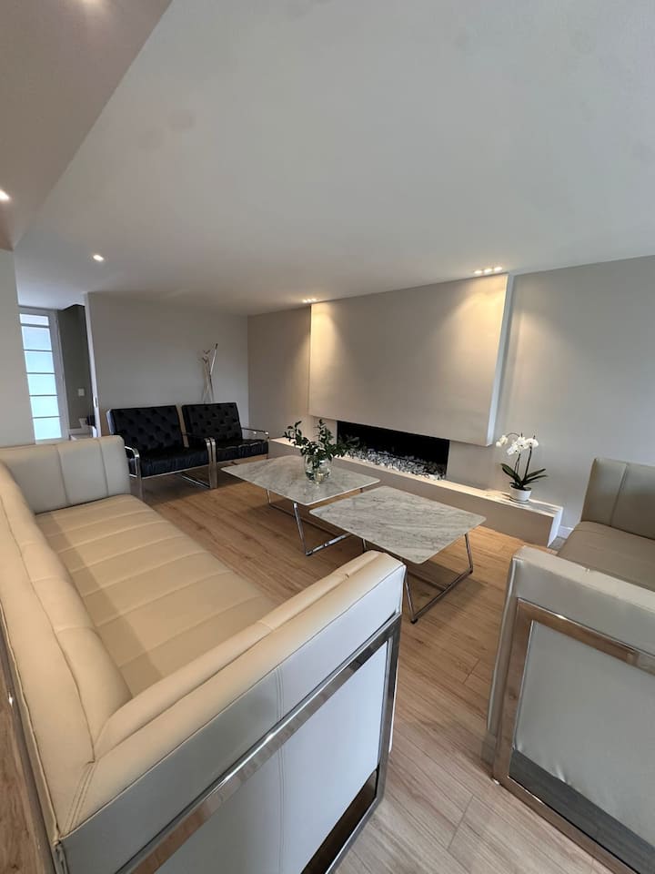 Huge/luxury Home In Bogotá-san José De Bavaria.5br - Cota