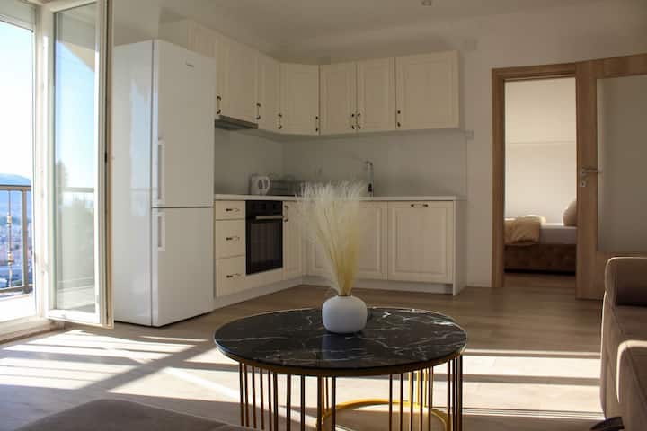 Horizont 3-bedroom Apartment With Private Parking - Mostar