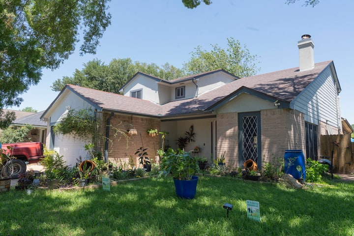 Comfort 3 Bedroom Family Home - Stafford, TX
