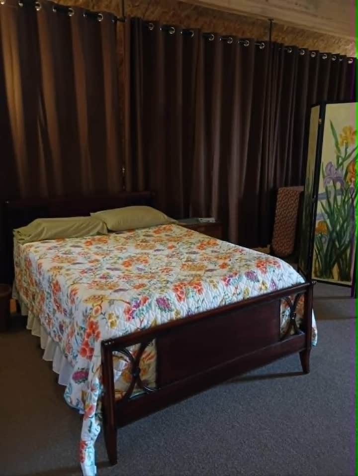 Red Brick Ranch, The Gathering Loft, Bed 1 - White Pine, TN
