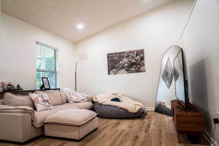 Modern Cartersville Escape | Garage + Cozy Vibes! - Cartersville, GA