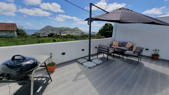 House With View Over The Sea And Monte Brasil - Angra do Heroísmo