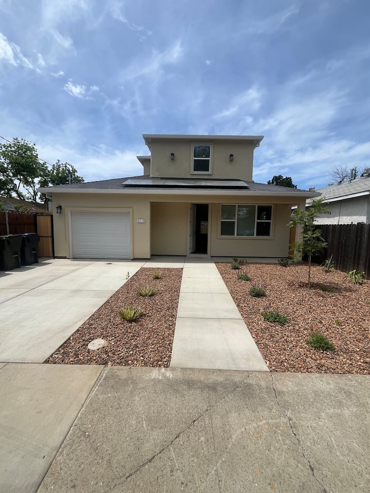 Minutes To Midtown-new Build Urban Retreat - Sacramento, CA