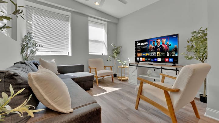 3br Modern Retreat Sleeps 8 By Independence Hall - Citizens Bank Park - Philadelphia