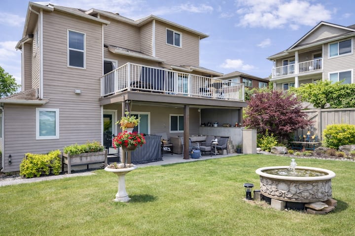 Warm And Spacious Basement Suite Near Big White - Kelowna