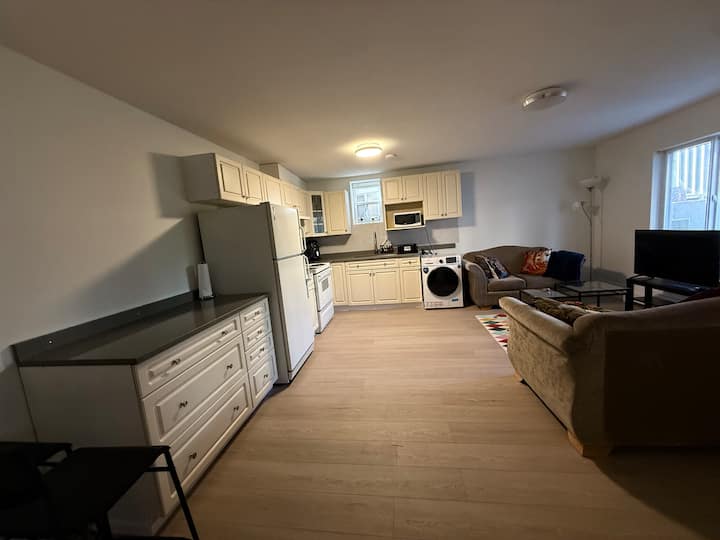 Guest Suite - Surrey
