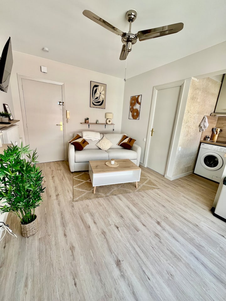 Studio Rénové En Bord De Mer Et Calme - Menton