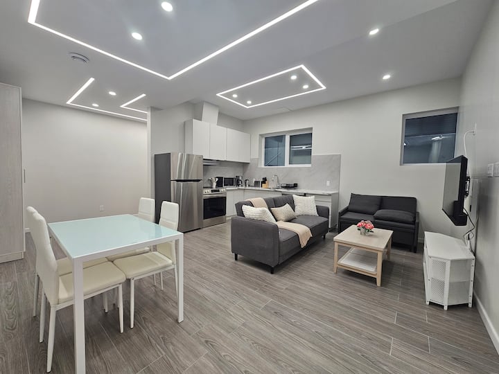 New Fresh 2br Apt, Free Parking, Prime Location - Ottawa