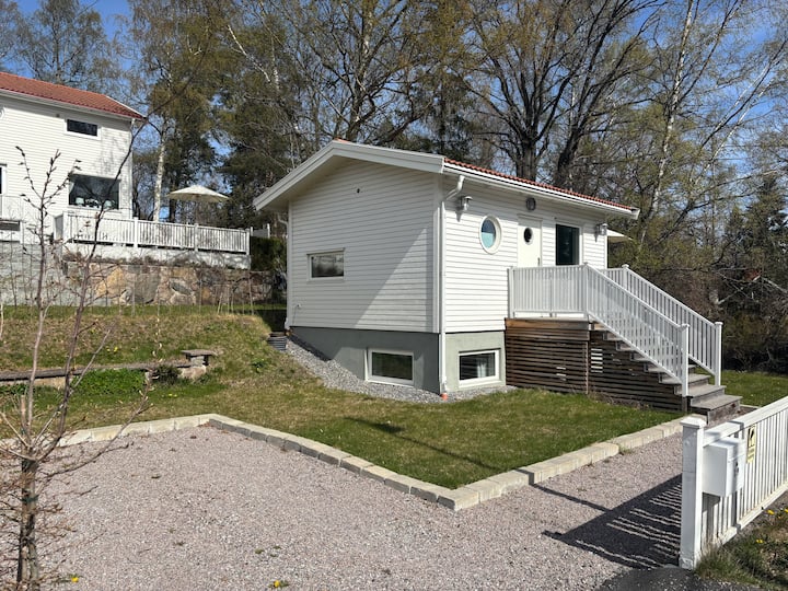 Modern Small Villa With Private Garden And Parking - Stockholm