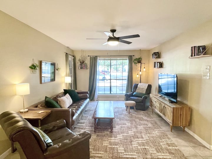 Cozy Condo | Northwest Hills | Nature + City - Austin, TX