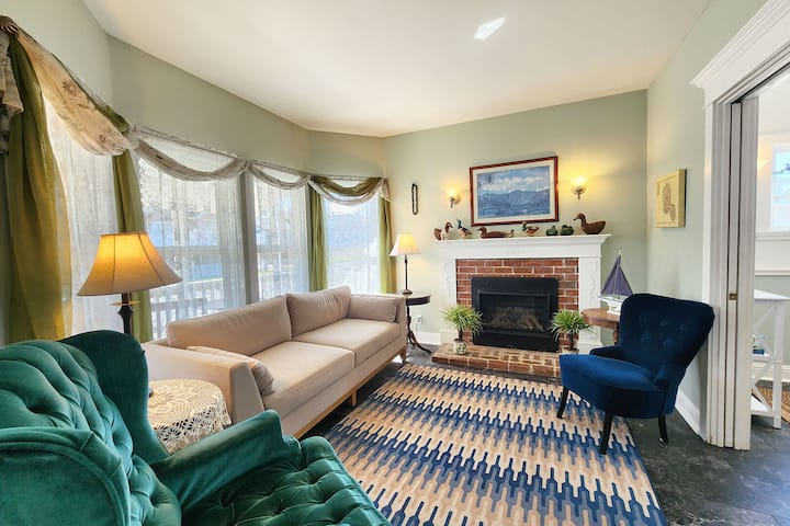Victorian Escape Near Beach! Endeavour House! - Newport, OR