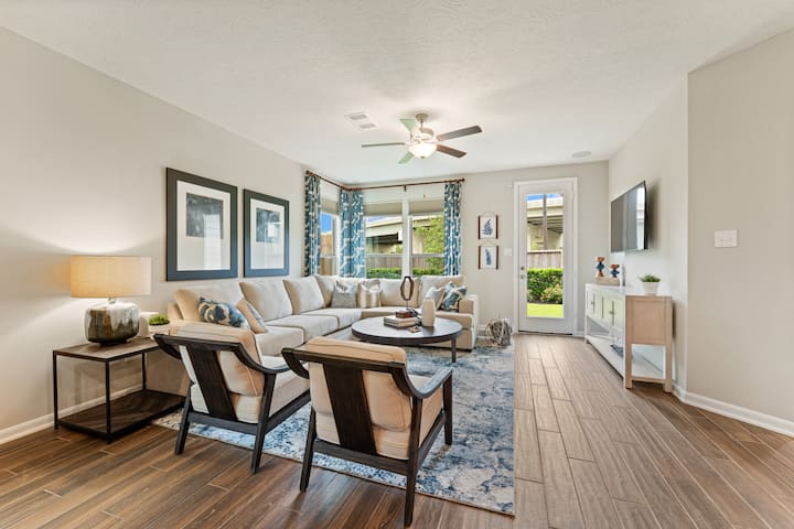 Parkside Model Home Retreat Near Tx Ren Fest - Stagecoach, TX