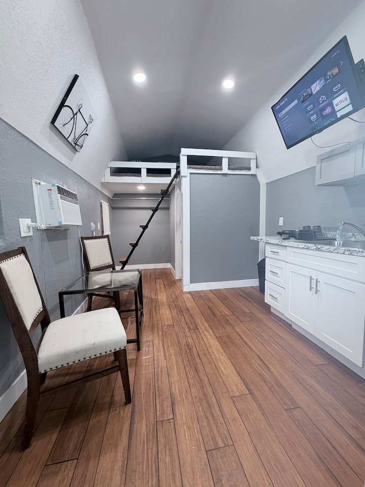 Hidden Gem Tiny Home | Private + Spacious Retreat - Fort Worth, TX