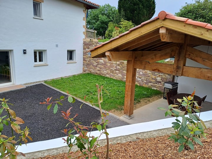 Location Proche Des Plages En Rez De Jardin - Saint-Jean-de-Luz