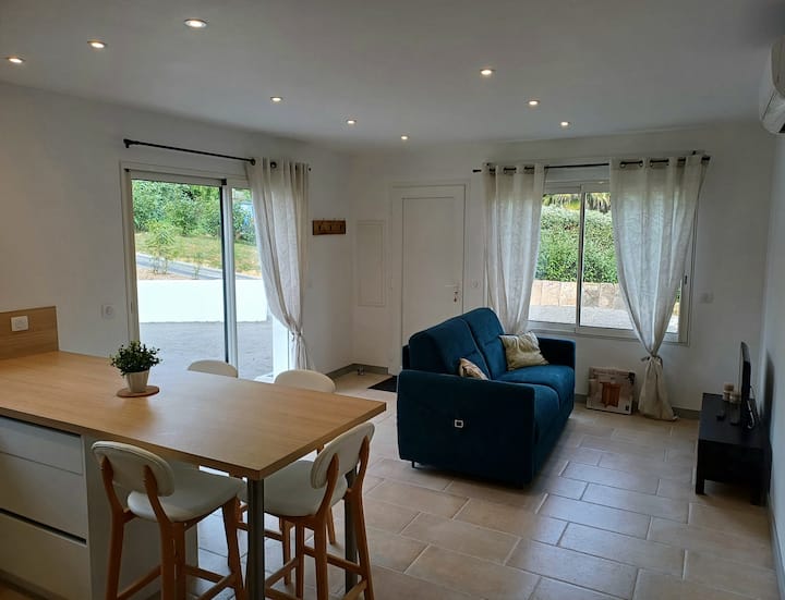 Location Proche Des Plages En Rez De Jardin - Ascain