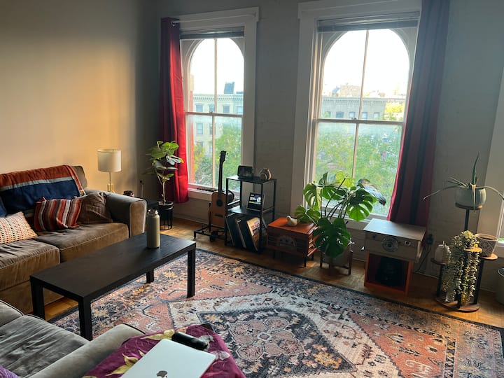 Cozy Bedroom At The Heart Of Syracuse Downtown - Liverpool, NY