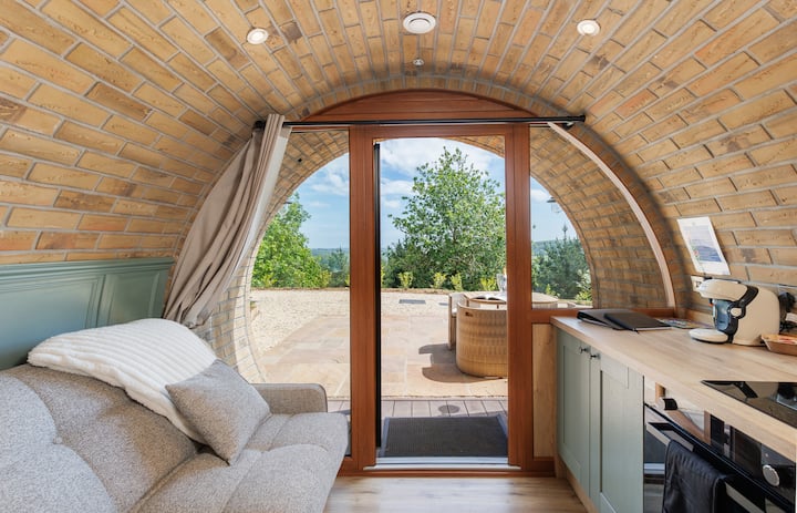 Cosy Underground Burrow With Countryside Views - Isle of Wight