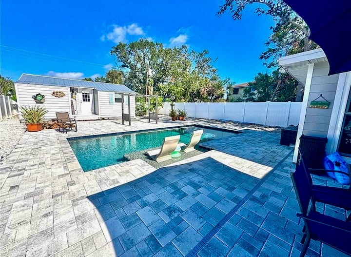 Edgewood Historic Cottage Near Venice Downtown - Venice Beach, FL