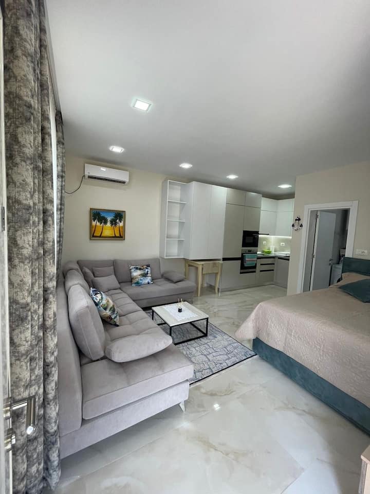 Luerdi’s Beach House • Quiet Garden Stay - Velipoja