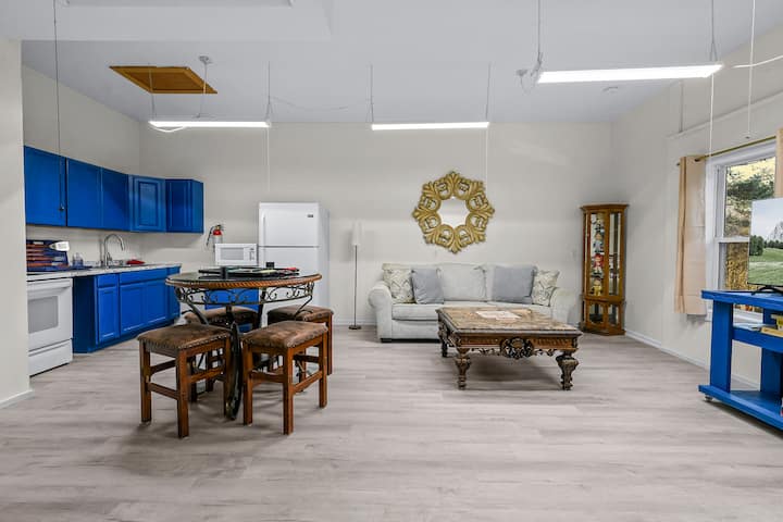 Simple Basement Apartment For Long-term Rentals! - Sevierville, TN