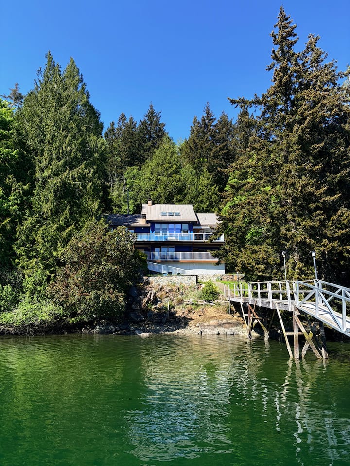 The Cove Retreat - Peaceful Oceanfront Getaway - Sooke