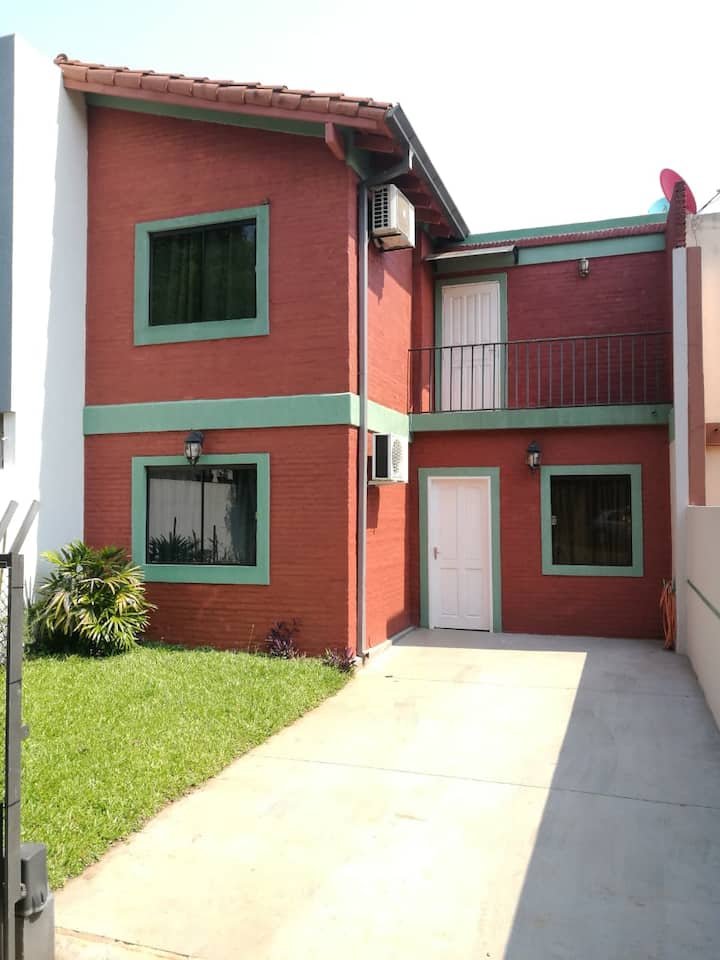 Amplio Duplex En Zona Residencial Y Segura - Posadas