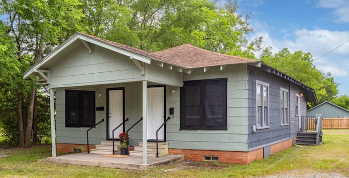 809 Everitt St - Stylish Duplex - Lufkin, TX