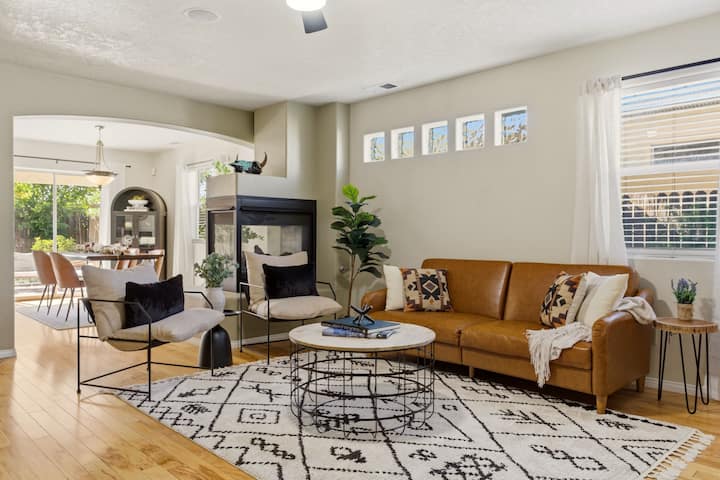 Chic Downtown Retreat | Walk To Old Town + Sawmill - Albuquerque, NM