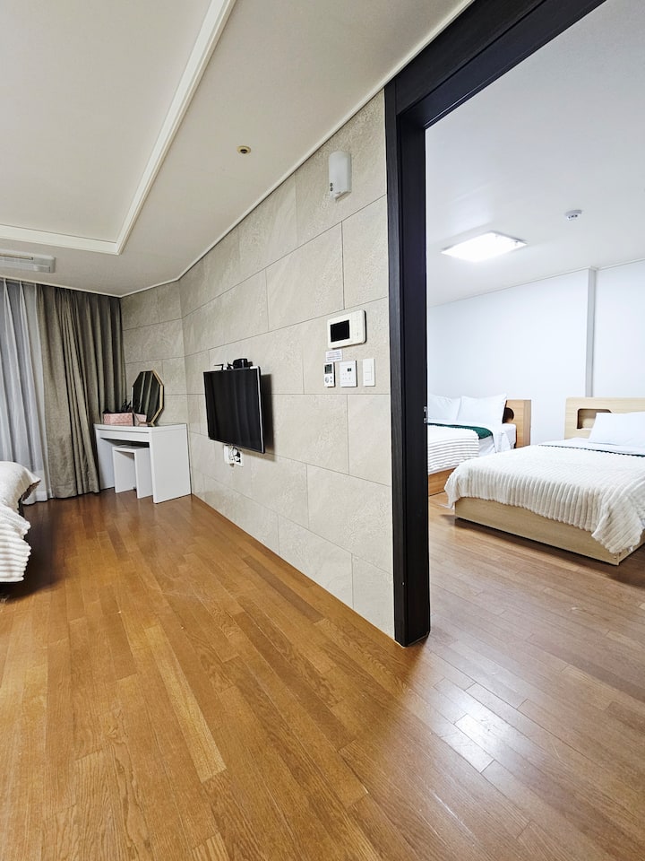 +183. 넉넉한 공간, 바다까지102m, 1~6명까지, 출장, 현금추가없음, 수수료없음 - Busan