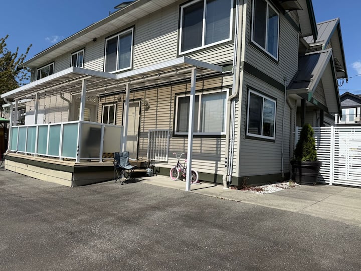 Private Cozy 2 Bedrooms House - 코퀴틀럼