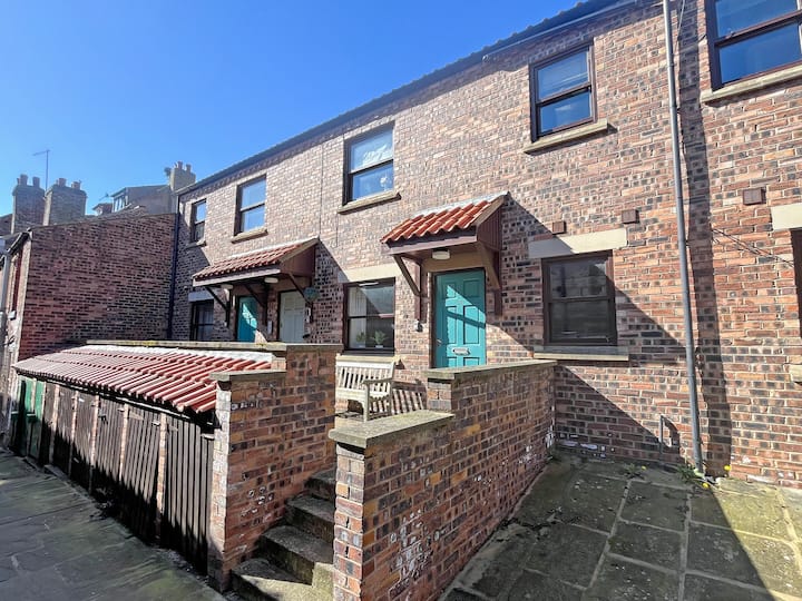 Lion Rock Cottage - Robin Hood's Bay