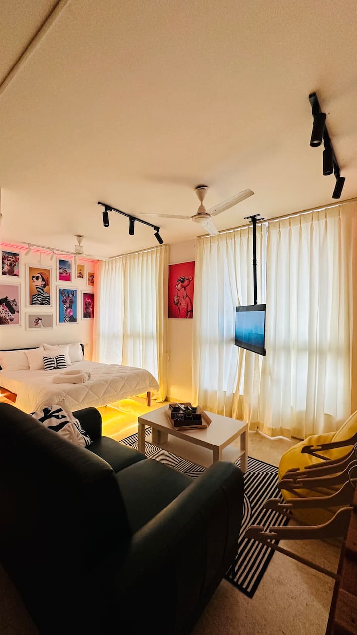 Glitch Studio°20 | Walk To Thewalkhiranandani - Thane