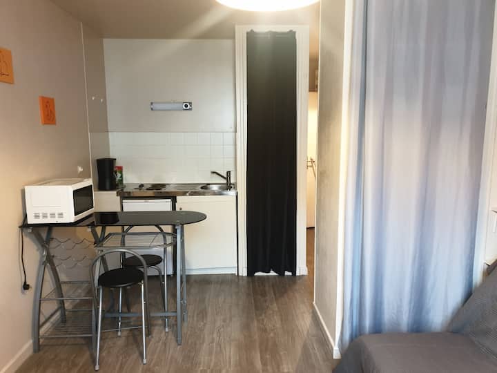 Studio Fonctionnel, Quartier Calme Et Bien Situé - Tarbes