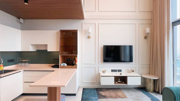 Bridgerton Vienna - Luxury Duplex With Balcony - Gurugram
