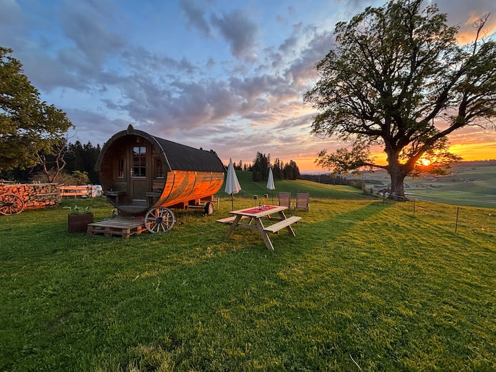 Auszeit Im Schlaffass Mit Panorama-sonnenuntergang - Suisse