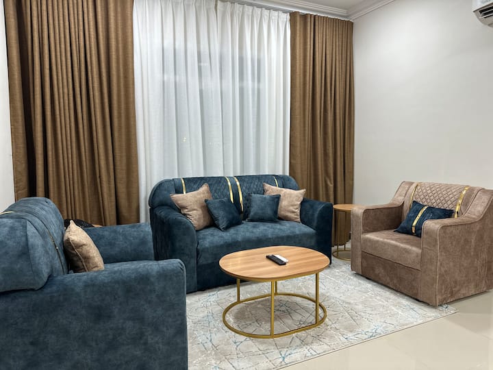شقة من غرفتي نوم مع شرفة - Salalah